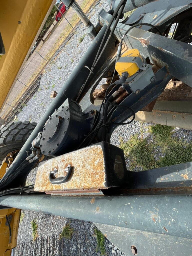 Motoniveladora John Deere 772D – HMS Maquinaria